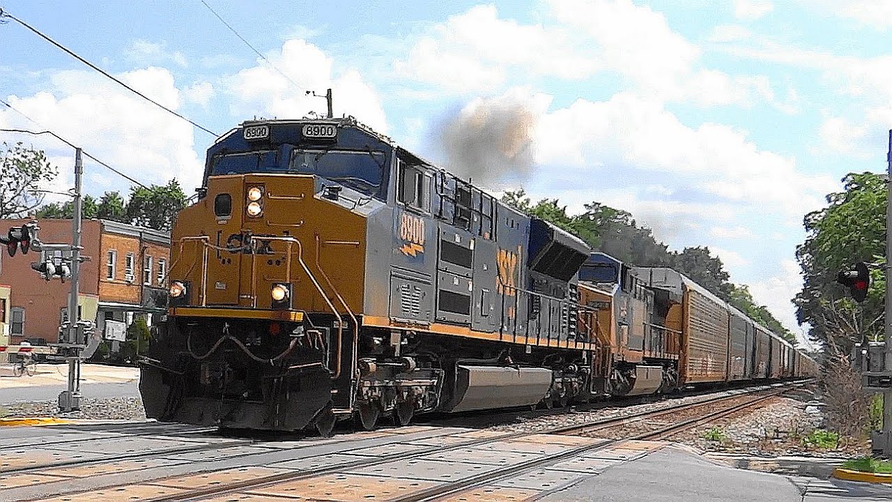 EMD ST70AH Leads Extra Section Autorack Thru Riverdale - YouTube
