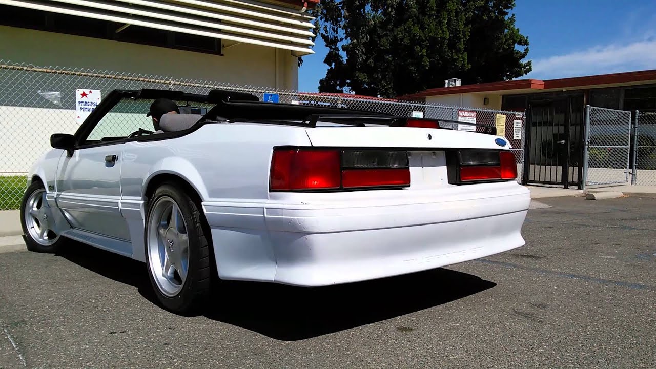 Fox mustang Dynomax Ultraflow exhaust sound - YouTube