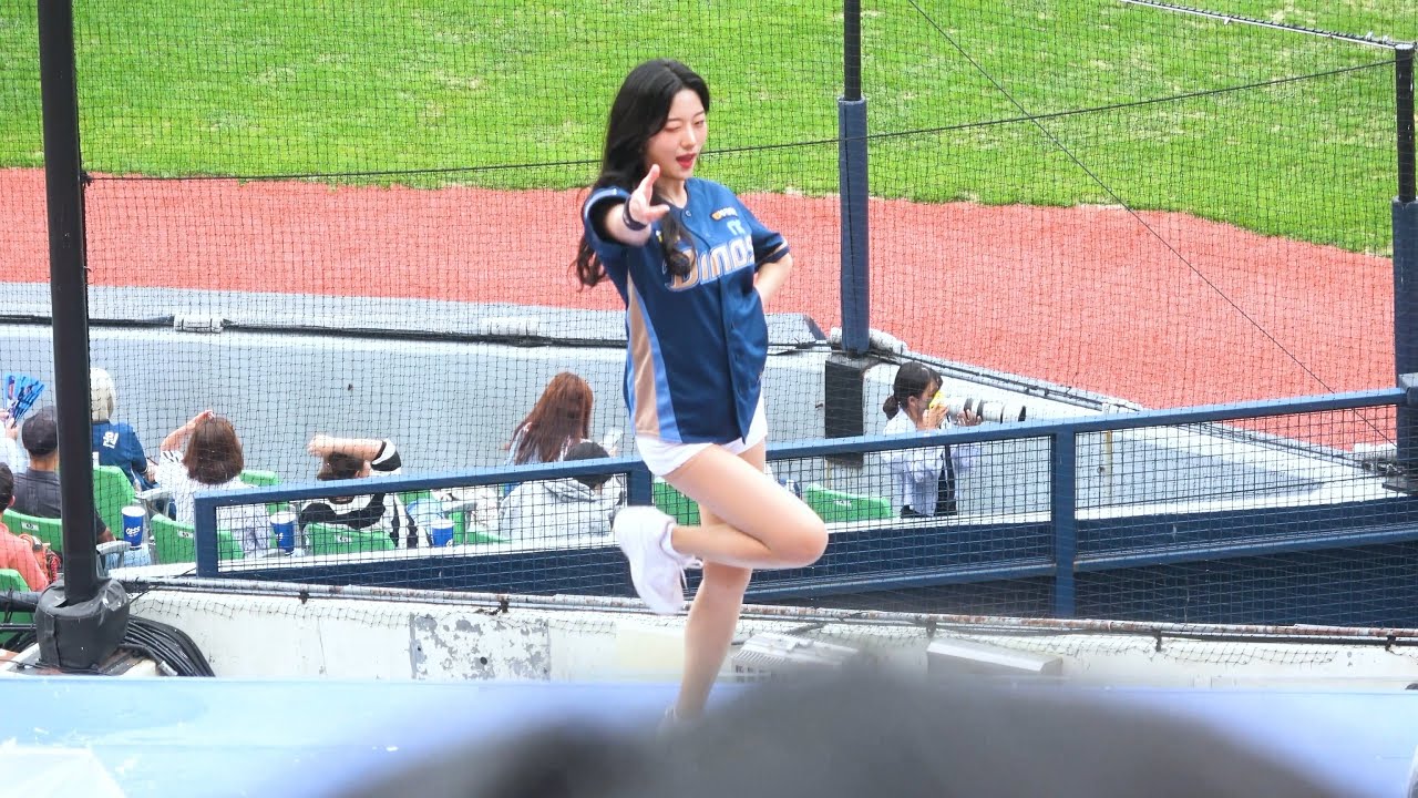 221002 NC Dinos 이지원 치어리더 포커스 무대공연 - YouTube