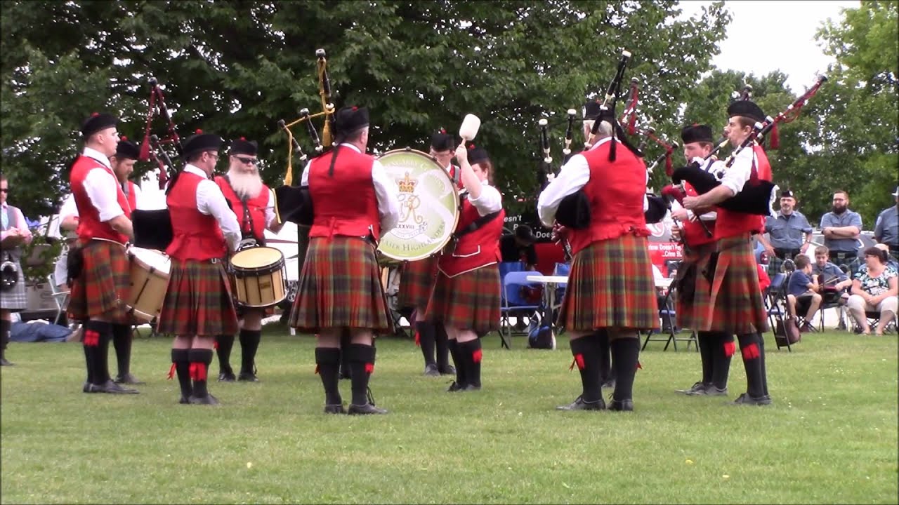 78th Fraser Highlanders (Ottawa) Smiths Falls 2015 - YouTube
