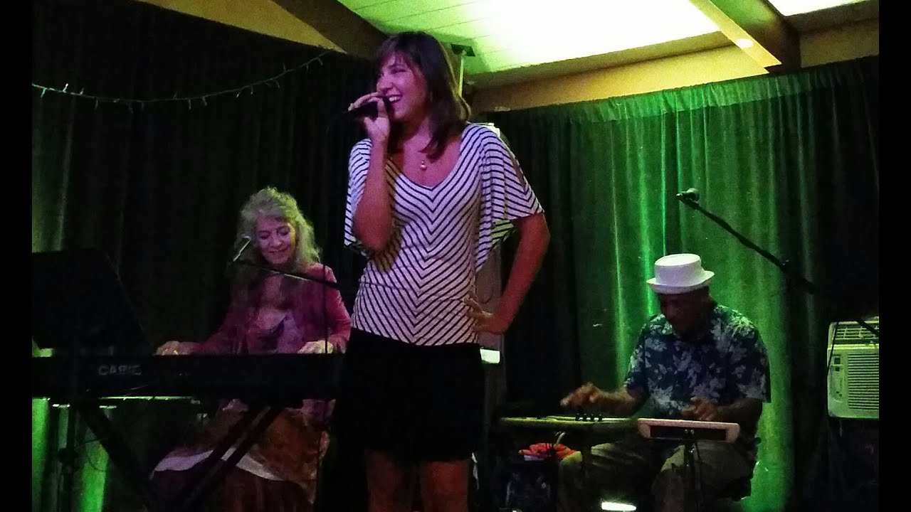 Isa Inca Sings "Moondance" Live at Three's Bar & Grill in Kihei - YouTube