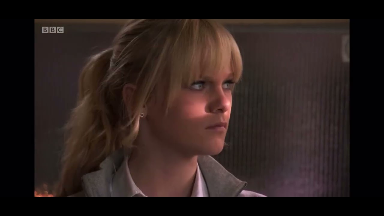 Waterloo road : Kyle gets kicked out the panto and Finn takes the part ...