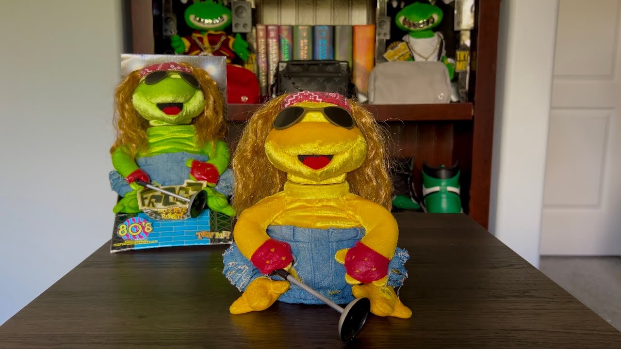 Gemmy 80’s Frogz - “We’re Not Gonna Take It” (Yellow) - YouTube