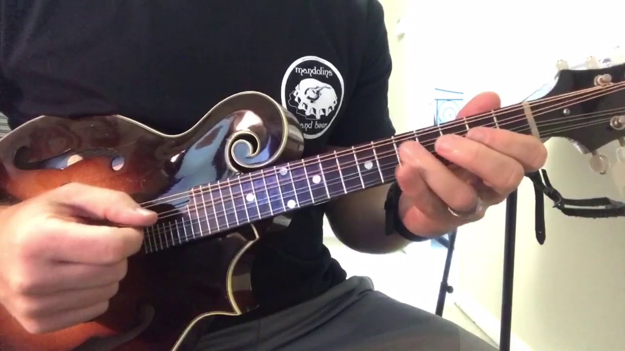 Mandolin Lick of the Day #12 Sam Bush solo - YouTube