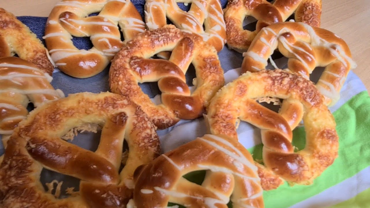 Sós és Sajtos Perec édes tésztából - Gábor a Házi Pék - YouTube