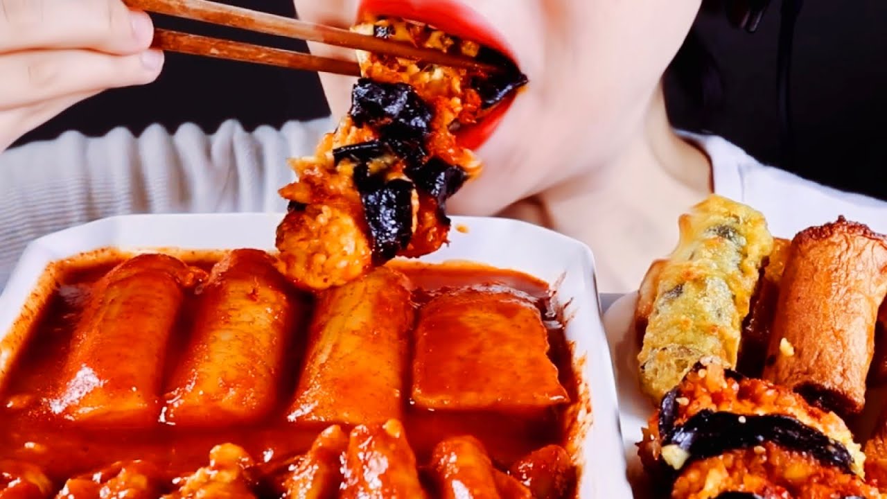 ASMR Korean Food Mukbang, Cheese Gimbap, Tteokbokki, Gimmari Eating, Mukbang @MINEEEATS - YouTube