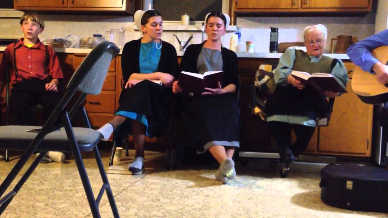 Wear a crown Amish singing - YouTube