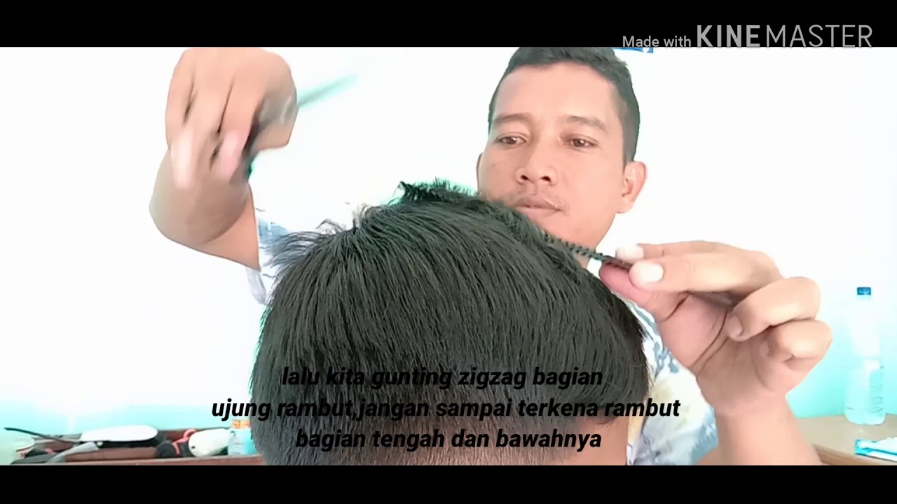 Cara memotong rambut dengan model sederhana - YouTube