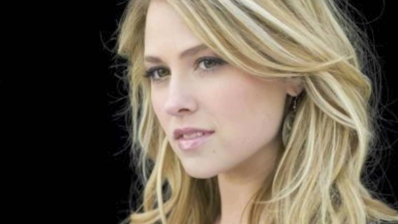 Janell Wheeler - "Prototype" (Acoustic Andre 3000/Outkast Cover) - YouTube