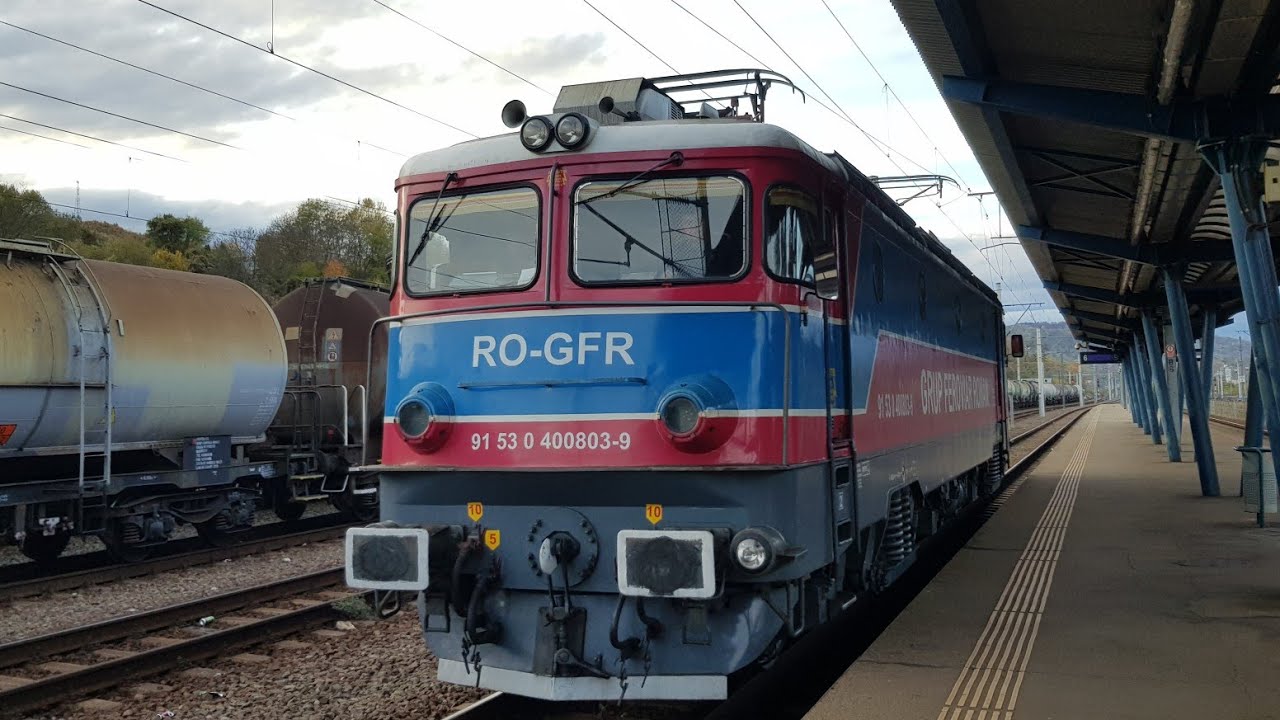 Tren cu cisterne prin Gara Busteni - YouTube