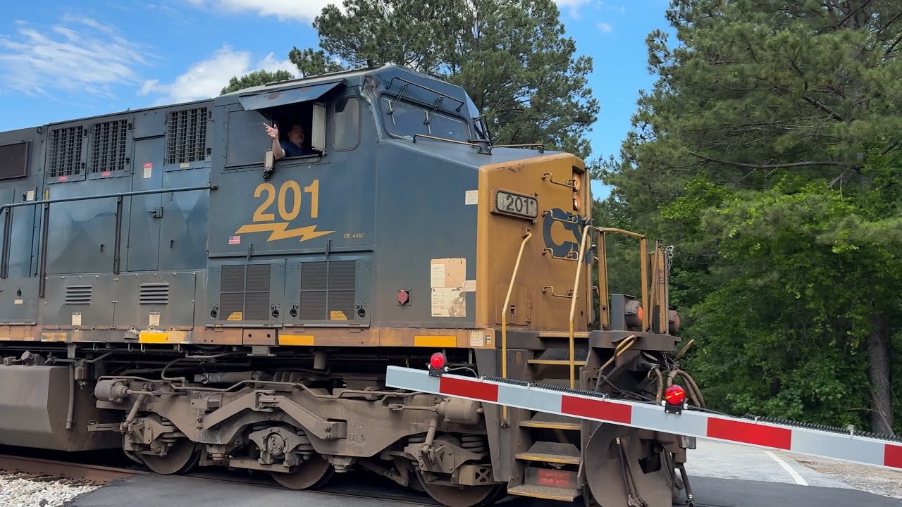 CSX 201 leads intermodal train at my favorite curve - YouTube