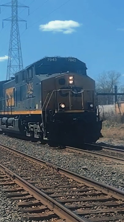 CSX CM44AC - YouTube