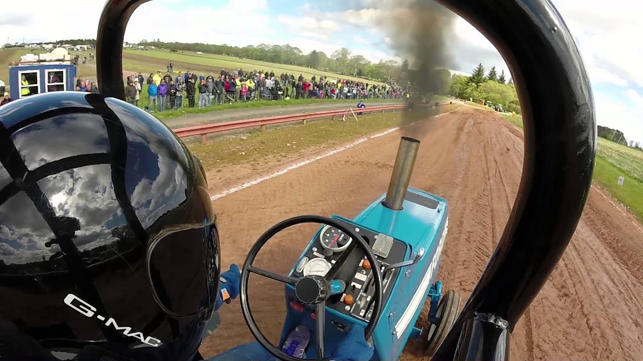 Tractor Pulling, "True Blue" at BA Stores - YouTube