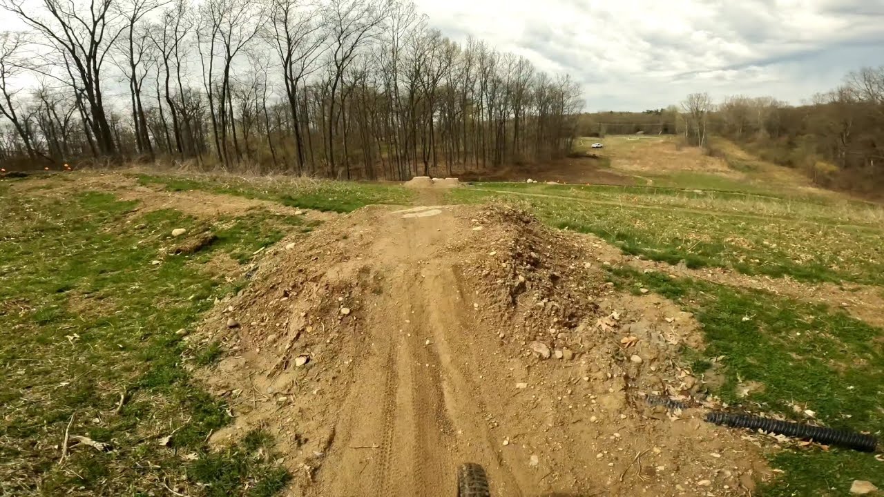 New jump lines @ Milford MTB are so much fun ! - YouTube
