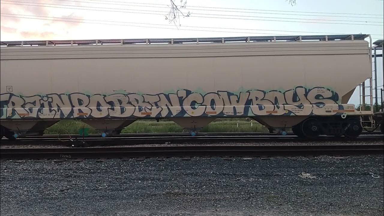 UP 1740 SD40N & UP 661 GP38-2 #112 cars - YouTube