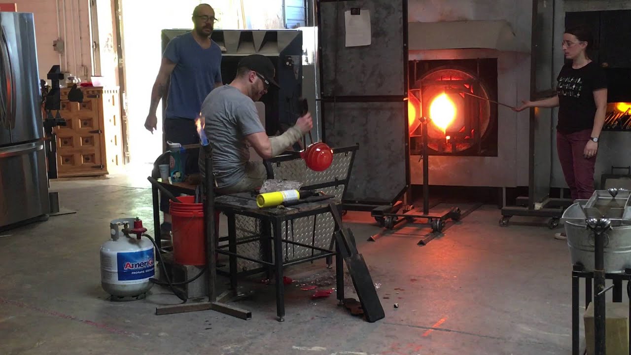Dallas Glass Art - Glass Blowing Demonstration - YouTube