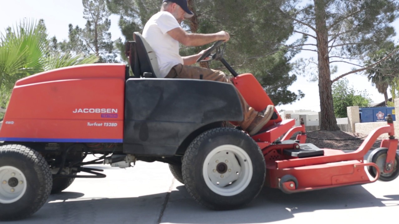 Jacobsen Turfcat T528D 4x4 Mower - YouTube