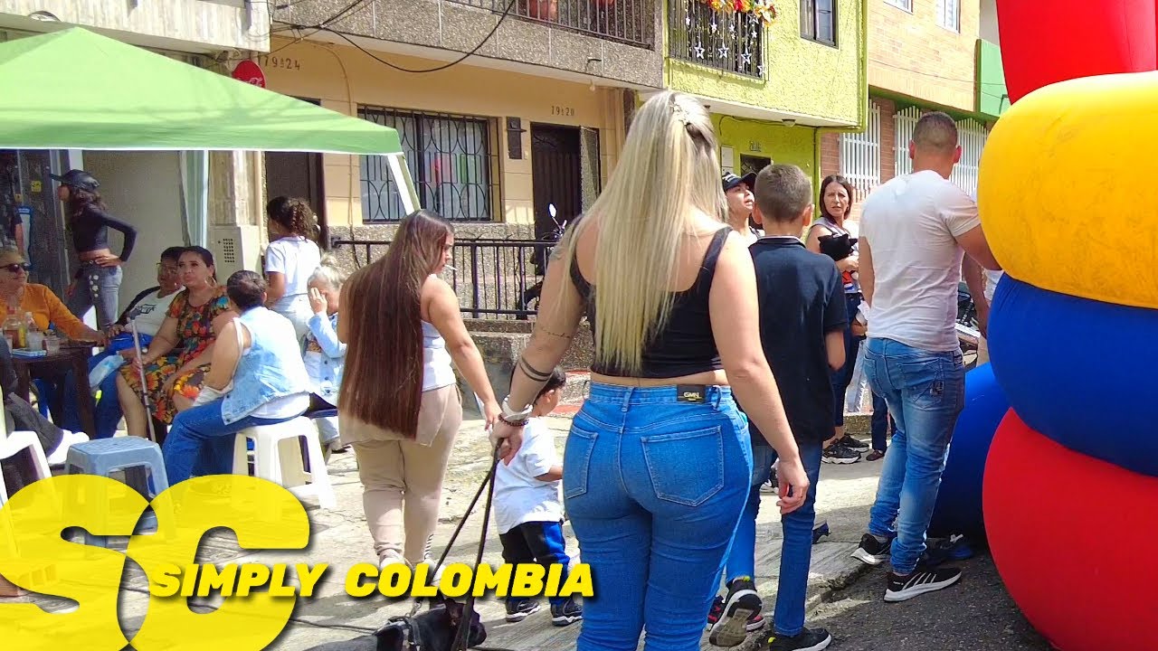 🔥 DELICIOUS FOOD!! STREET PARTY MEDELLIN COLOMBIA ! - YouTube