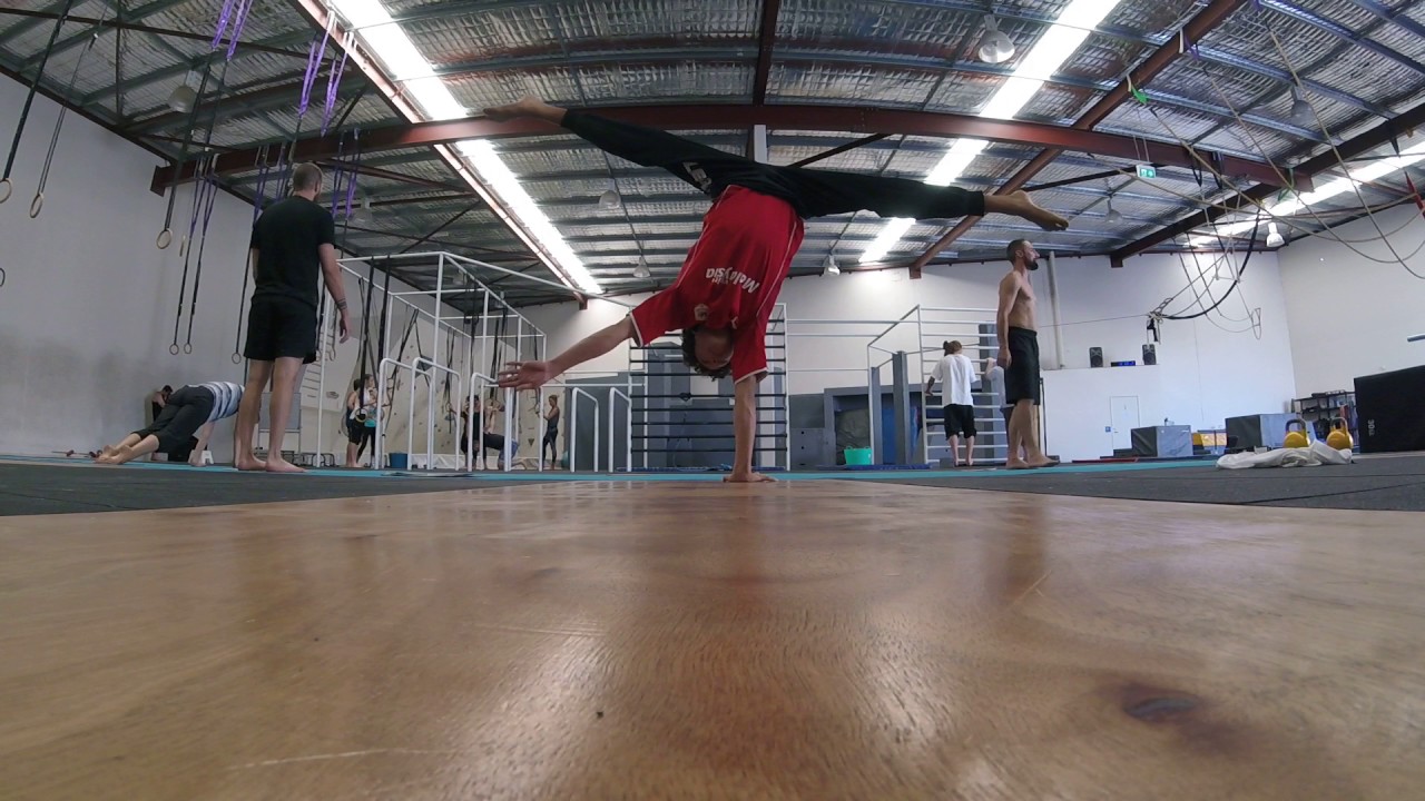 Longest One Arm Handstand - YouTube