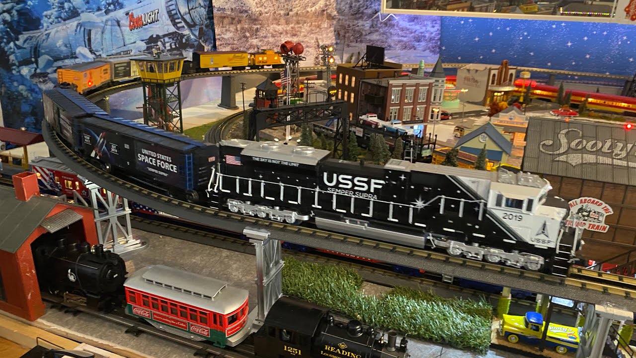 Sd70 pulling power Lionel - YouTube