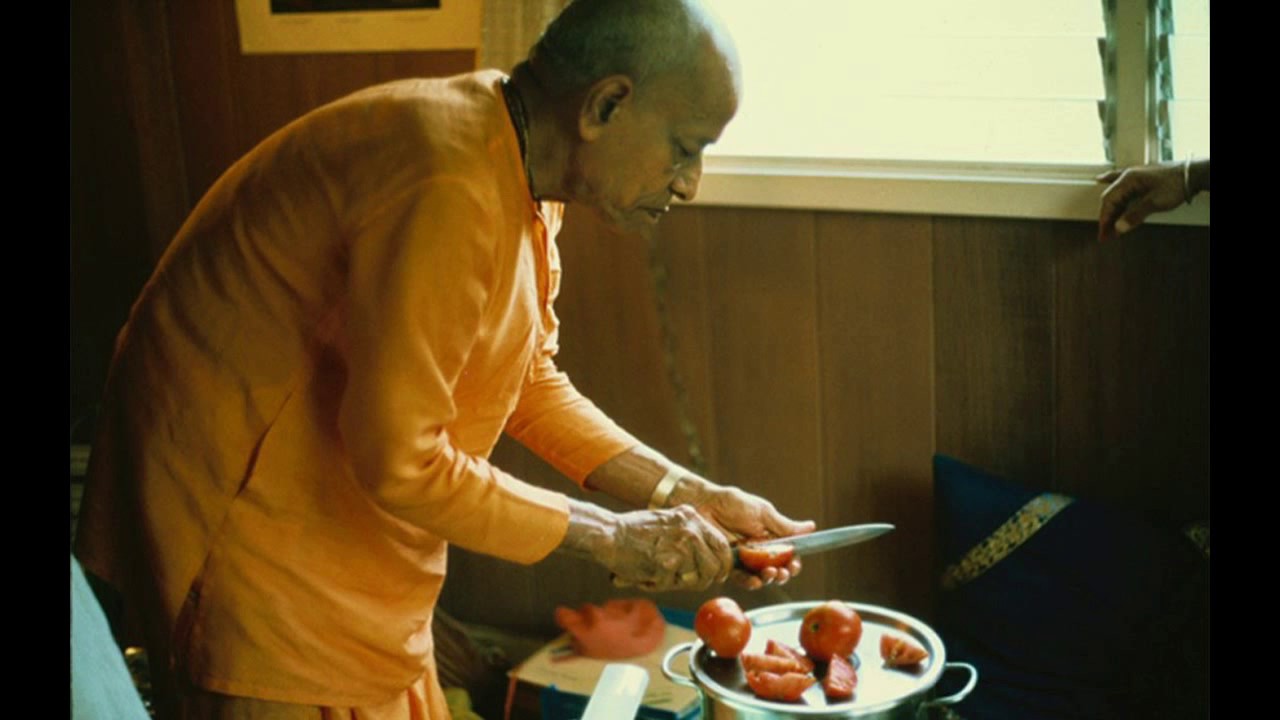 Prasadam Cooking By Devotees !! SriKrishna Janmasthmi 2018 !! ISKCON ...