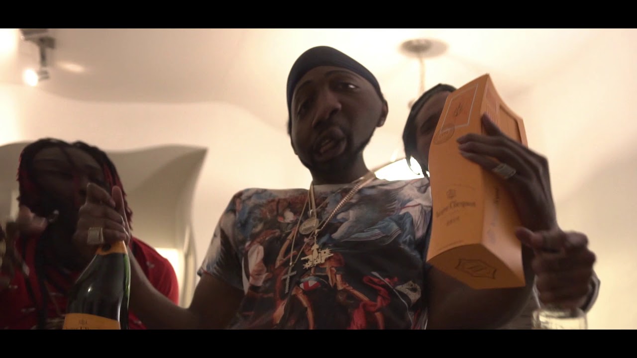 Dj Snoopy - Catch Me Outside (FreeStyle) - YouTube