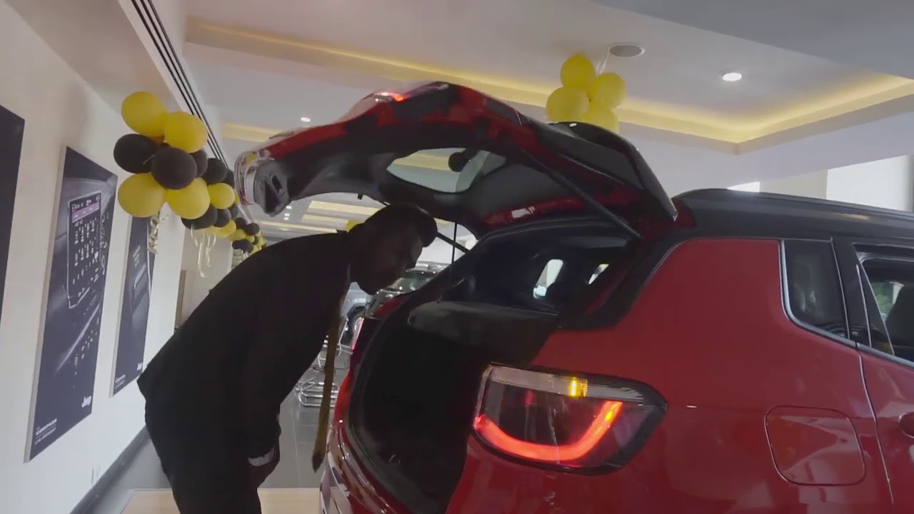 Jeep compass Tailgate safety features #shorts - YouTube
