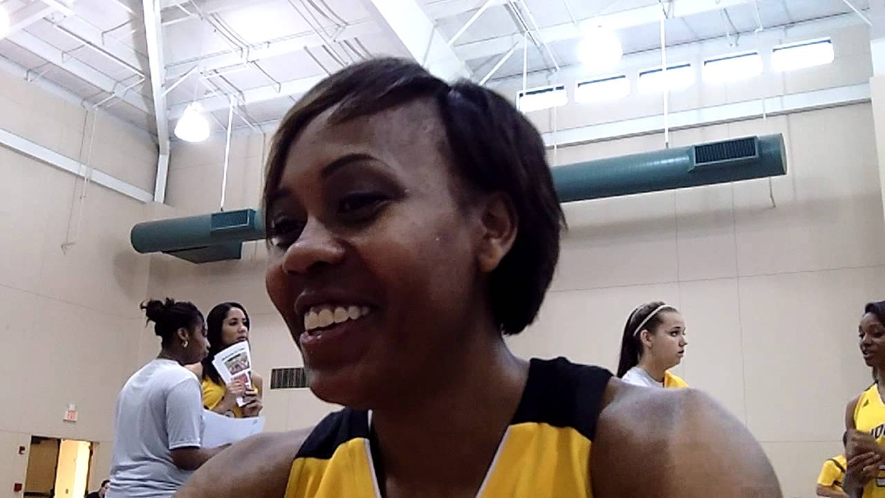 Amber Holt - 2011 Tulsa Shock Media Day - YouTube