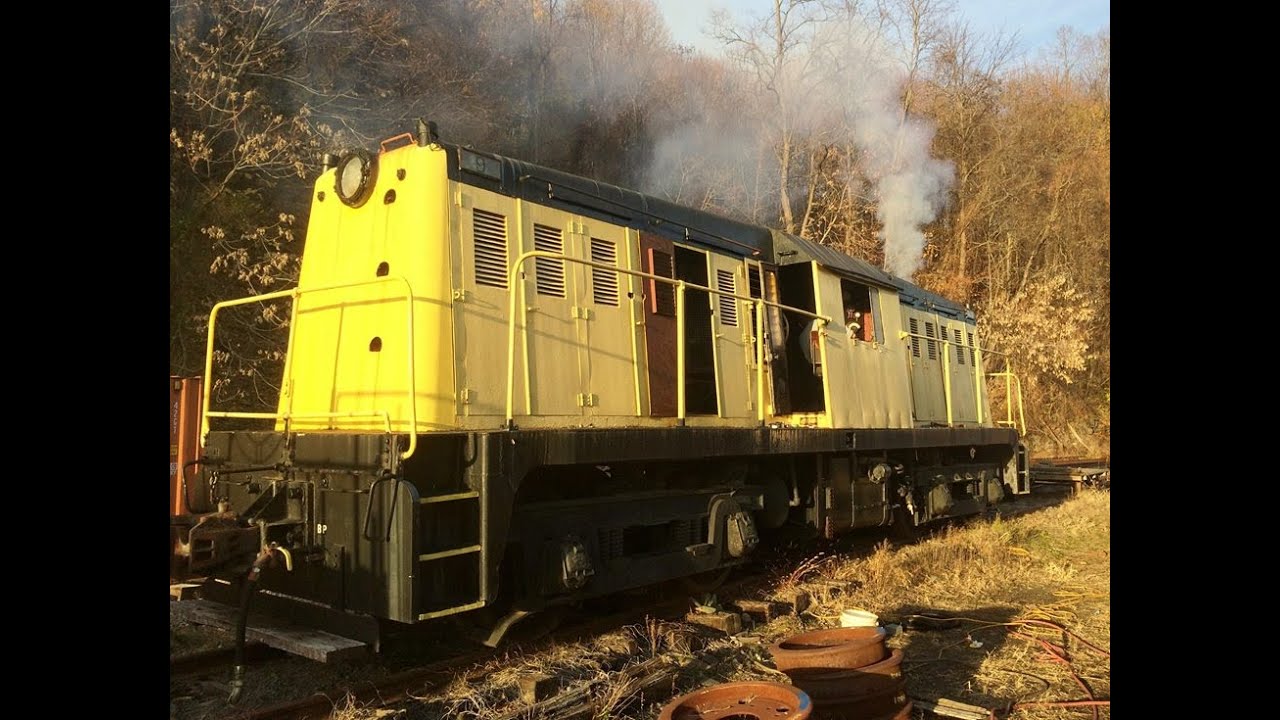 Whitcomb 65 Tonner Diesel Locomotive #9 in Operation - YouTube