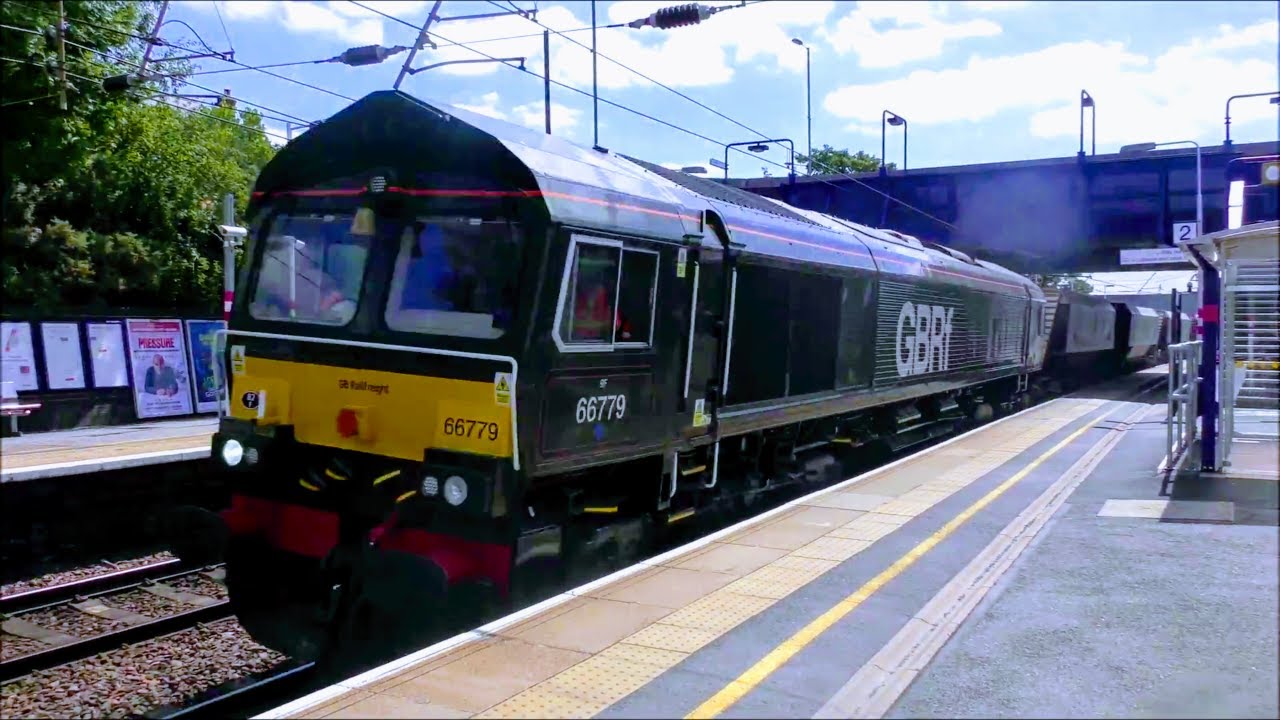 Trains at Flitwick, MML | 01/08/18 - YouTube