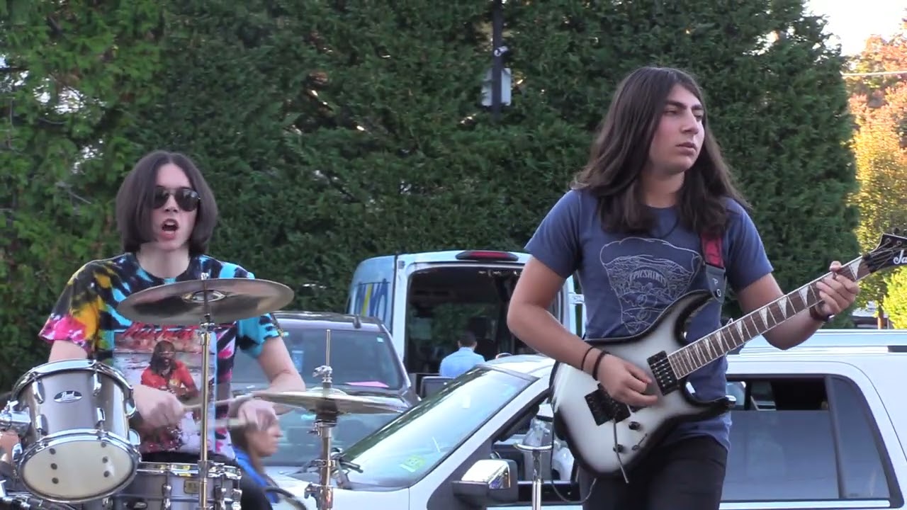 15 Distortion Band - Hot for Teacher - Fall Fest 2022.10.16 - YouTube