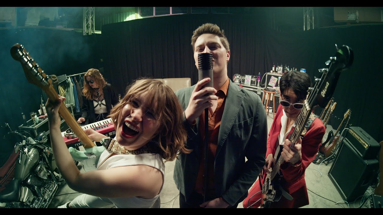 Mollusca - GIRLS! - YouTube