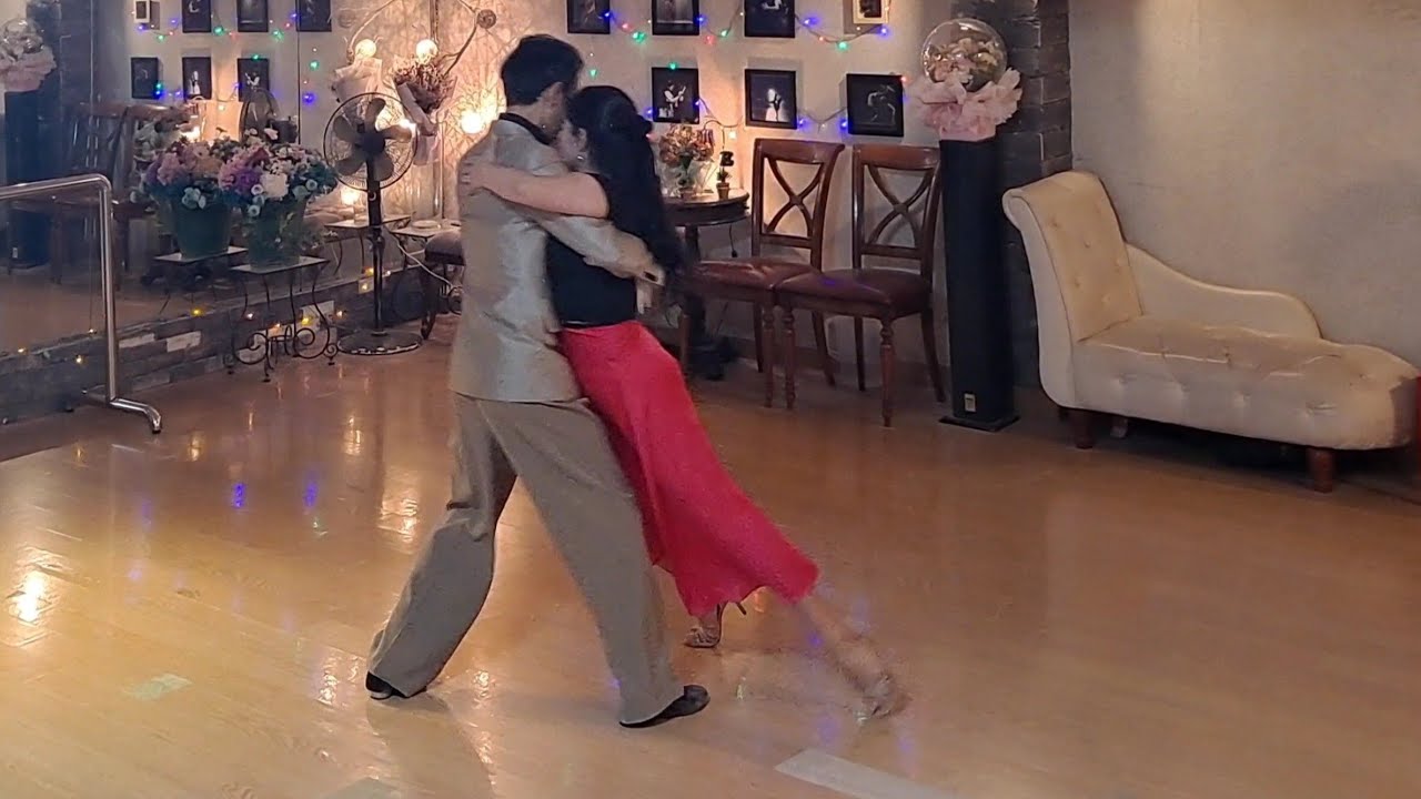 #트리플 간초_볼까다 #Whispers #gancho triple con volcada #탱고 #tango #조이y라우 ...