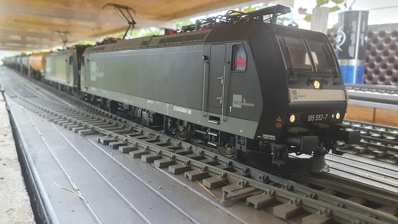 MTH 0 Gauge Dead Rail Train on the garden layout - YouTube