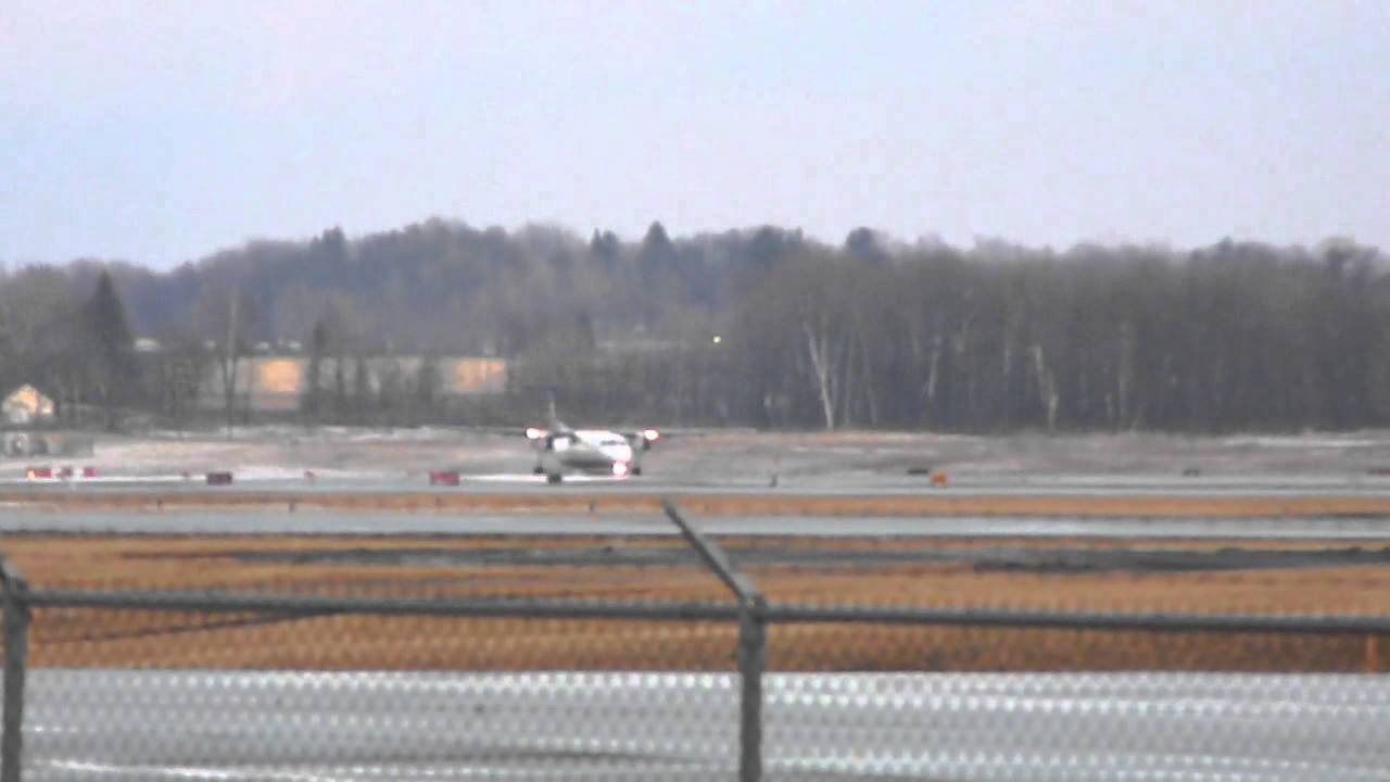 United Airlines De Havilland Dash 8-300 - YouTube