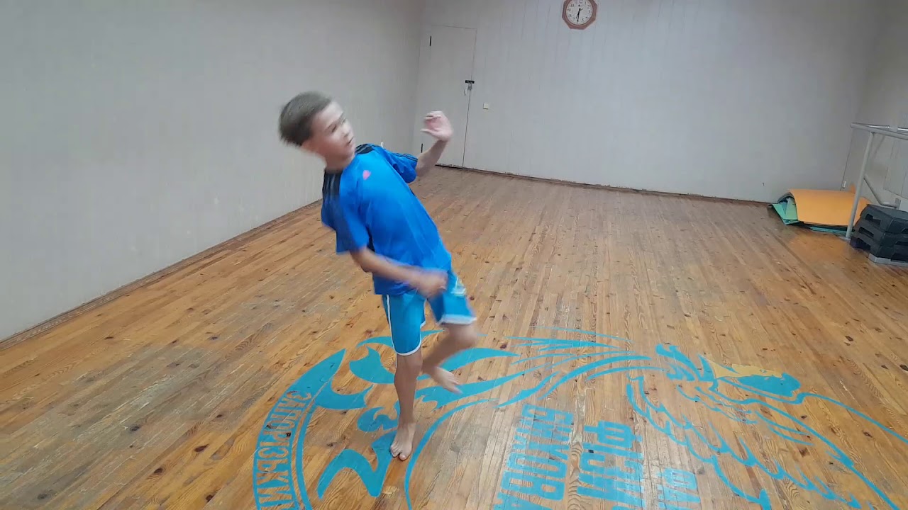 A dragon tail kick training - YouTube