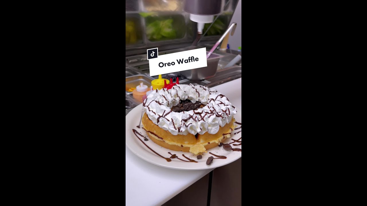 This song makes waffle making so gangsta #foodie #oreo #tiktokdiy # ...