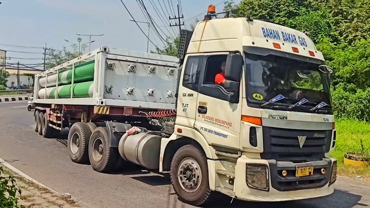Hunting Truk Manyar Gresik Pt. 4 | Truck Spotting Foton, Actros, Fuel ...