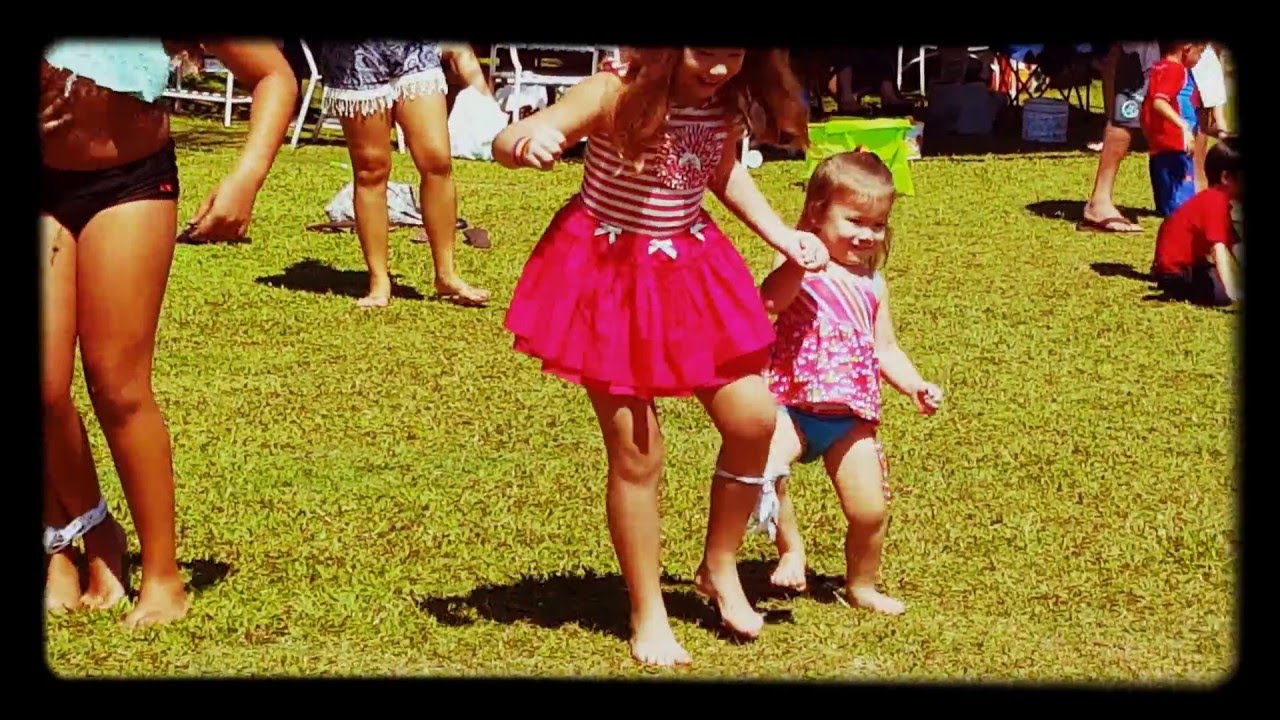 Two legged race - YouTube