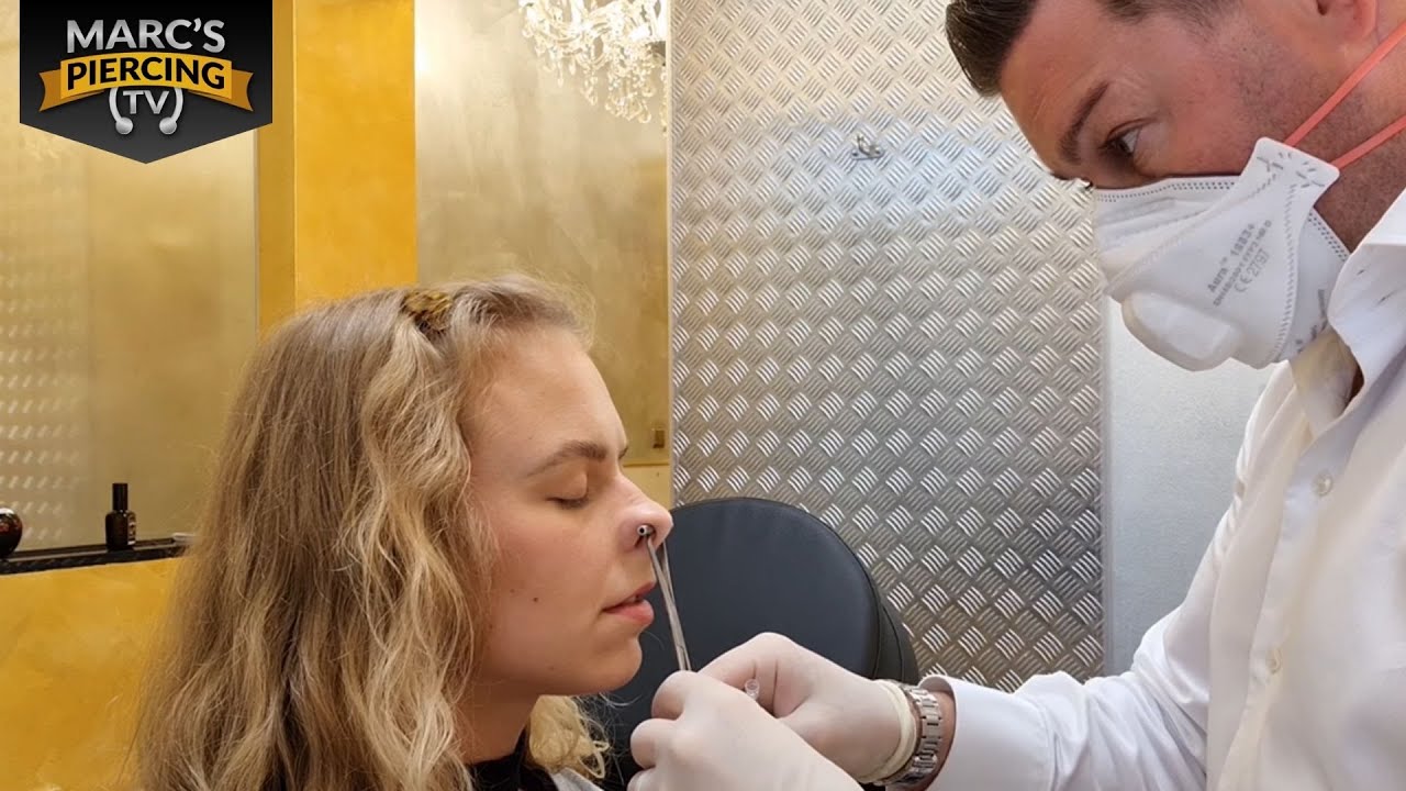 Das kleinste Septum Piercing? Mini Septum Piercing 💉 Marc's Piercing TV ...