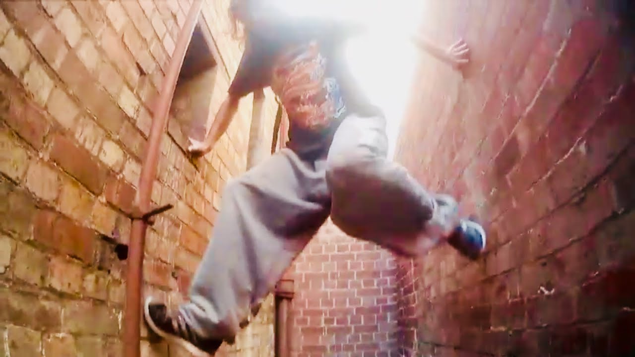 EPIC ROOFTOPPING FAIL IN MELBOURNE! - YouTube