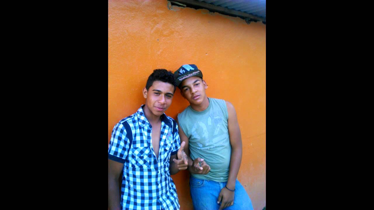 La tipa es bacana - Edwin flow ft el niño con bota - YouTube