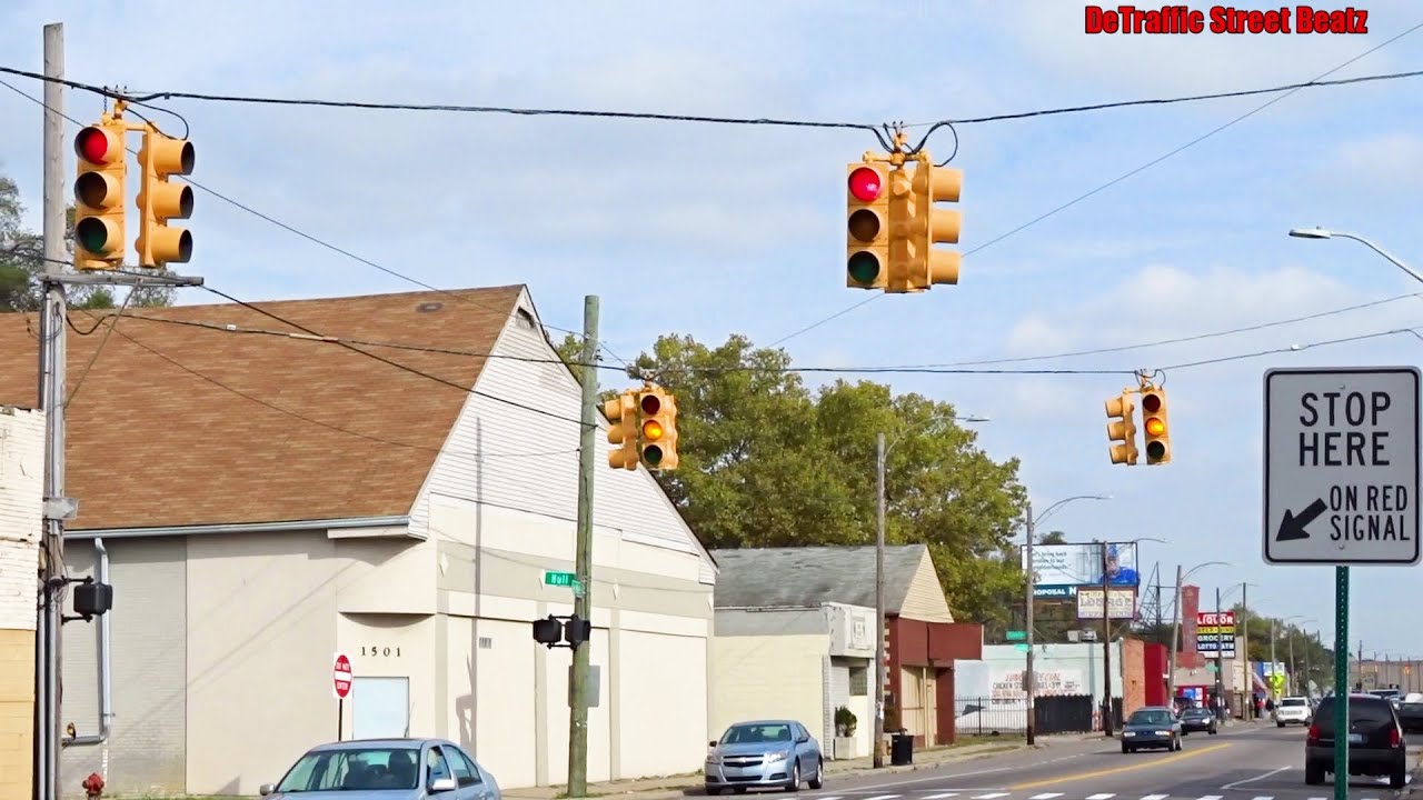 Traffic Lights & Flashing Red Signals | Hull & 7 Mile - YouTube