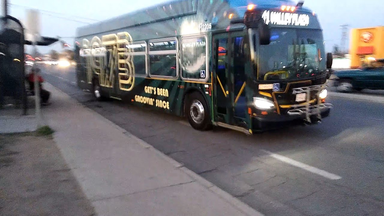 Golden Empire Transit 2022 New Flyer XHE40 #H2205 (Hydrogen bus) - YouTube