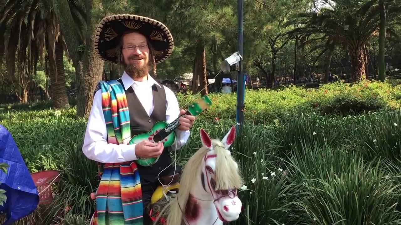 Chassidish Surfer Rabbi Dresses Up as Mariachi in Mexico - YouTube