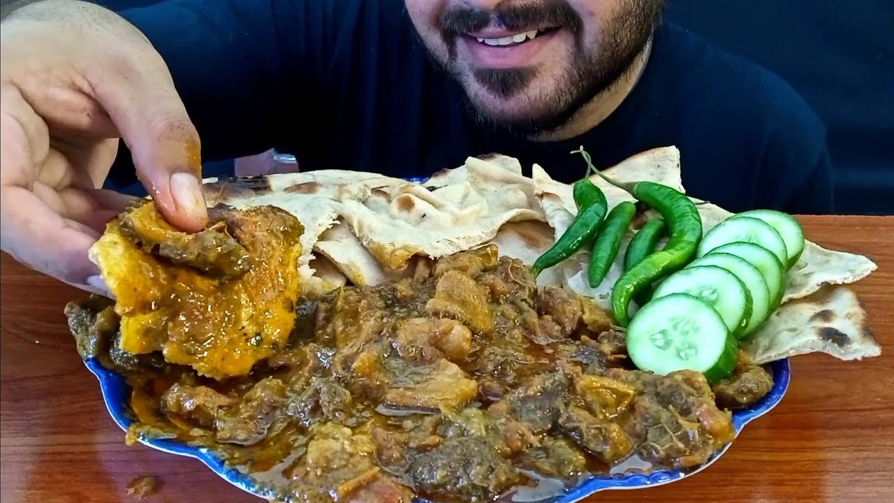 ASMR:Eating Spicy Boti Curry | Mutton Ojri Curry with Tandoori Roti ...