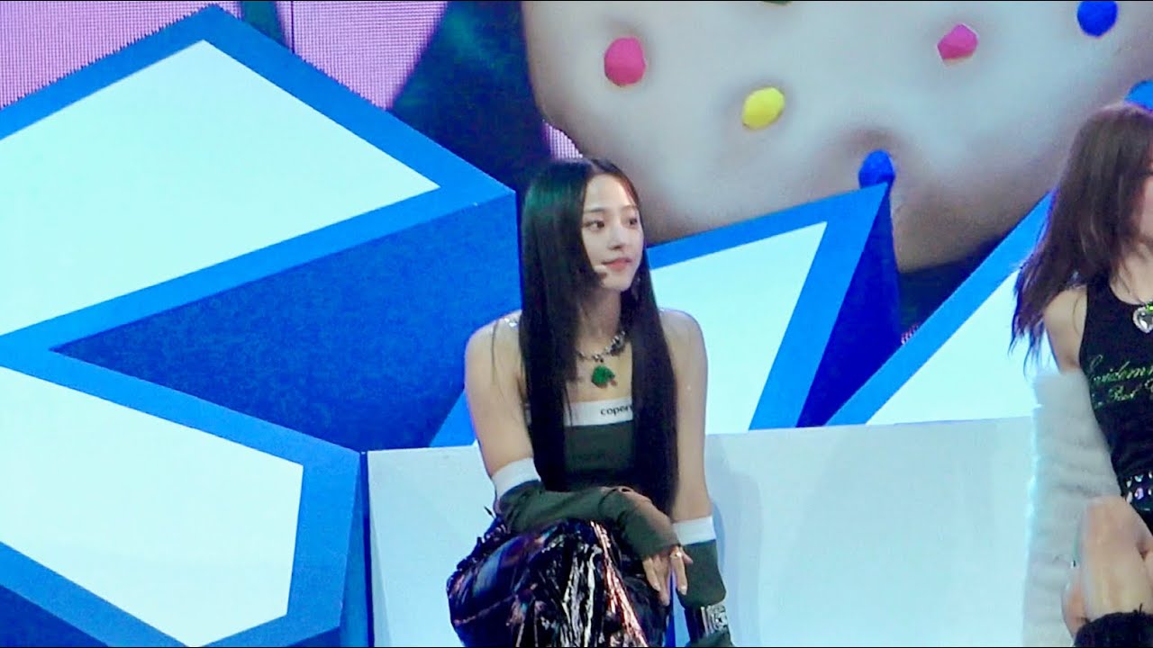 221126 MMA 뉴진스 민지 NewJeans Minji “Cookie” fancam - YouTube