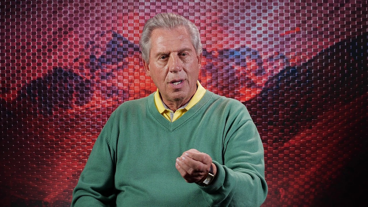 Minute With Maxwell: Take a Walk in My Shoes - John Maxwell Team - YouTube