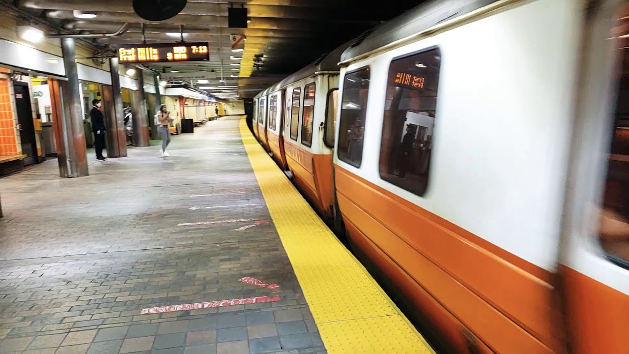 MBTA (T) orange line @ state st. station - YouTube