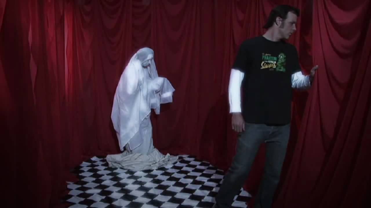 Lash Out - Video CLip oficial - "ALGUNOS" de su album REVIVAL. - YouTube